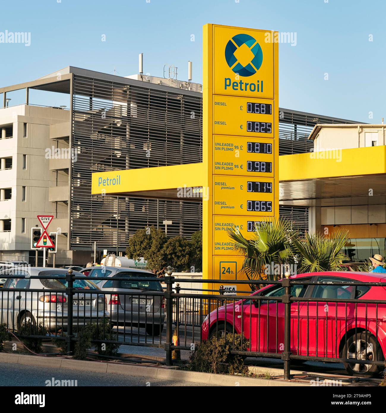 Günstige benzinpreise immagini e fotografie stock ad alta risoluzione - Alamy