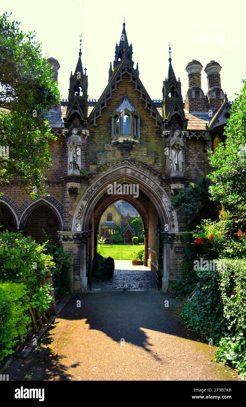 Casa strana immagini e fotografie stock ad alta risoluzione - Alamy
