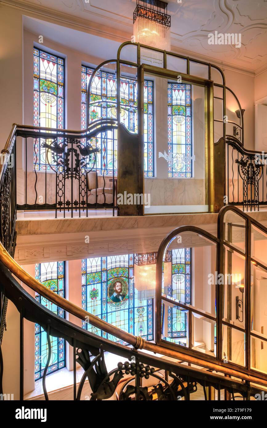 Budapest, Gresham Palace, Zsigmond Quittner 1905-1907, Kossuth-Stiege // Budapest, Gresham ...