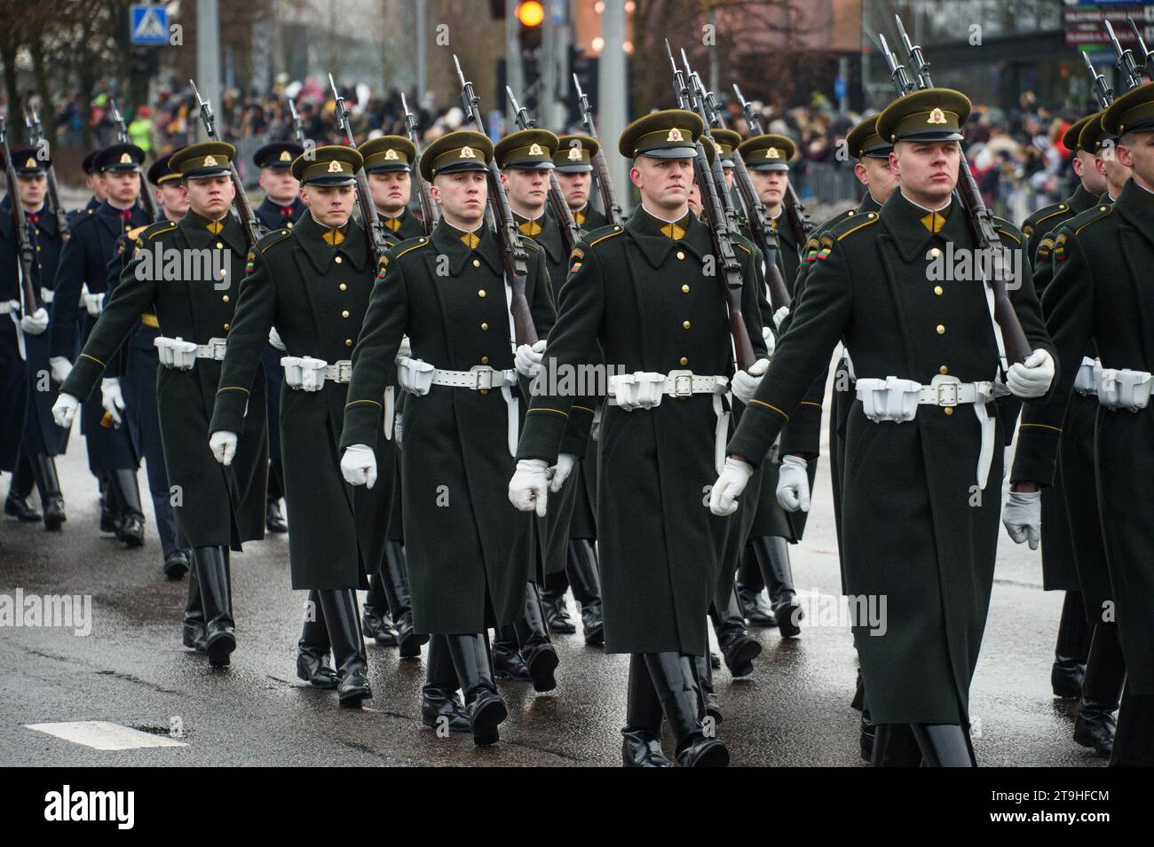 Vilnius, Lituania. 25 novembre 2023. I soldati lituani marciano durante ...