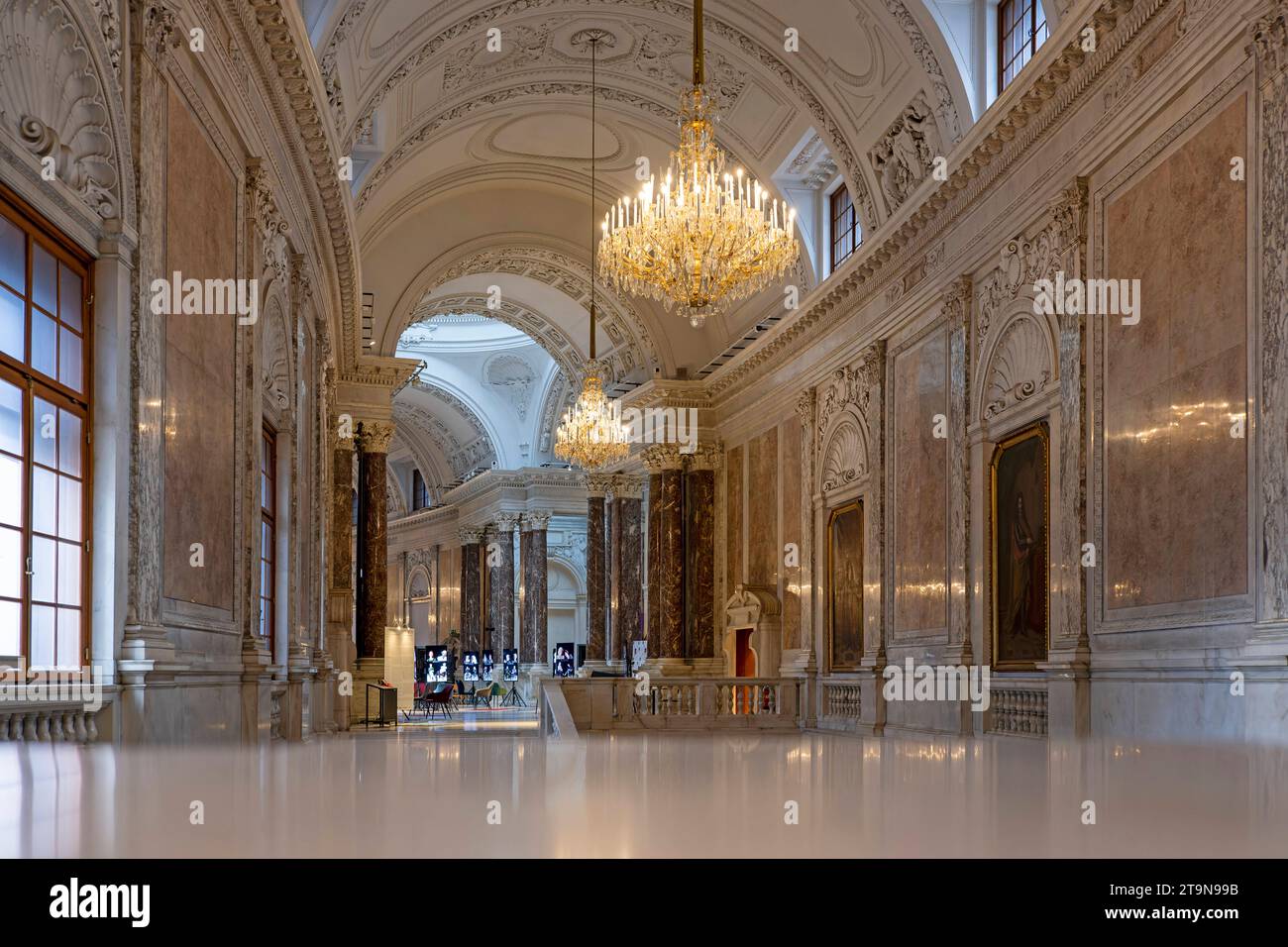 21.11.2023, Österreich, Die Hauptstadt Wien. Weltmuseum in der Hofburg ...