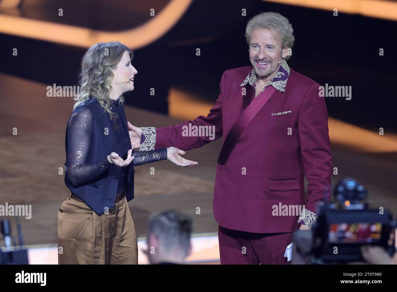 ZDF-Unterhaltungsshow Wetten Dass. - Live aus Offenburg moderatore Thomas Gottschalk mit Julia ...