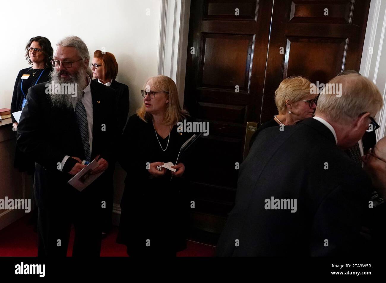 Amy Carter and her husband John Joseph "Jay" Kelly watch after a ...