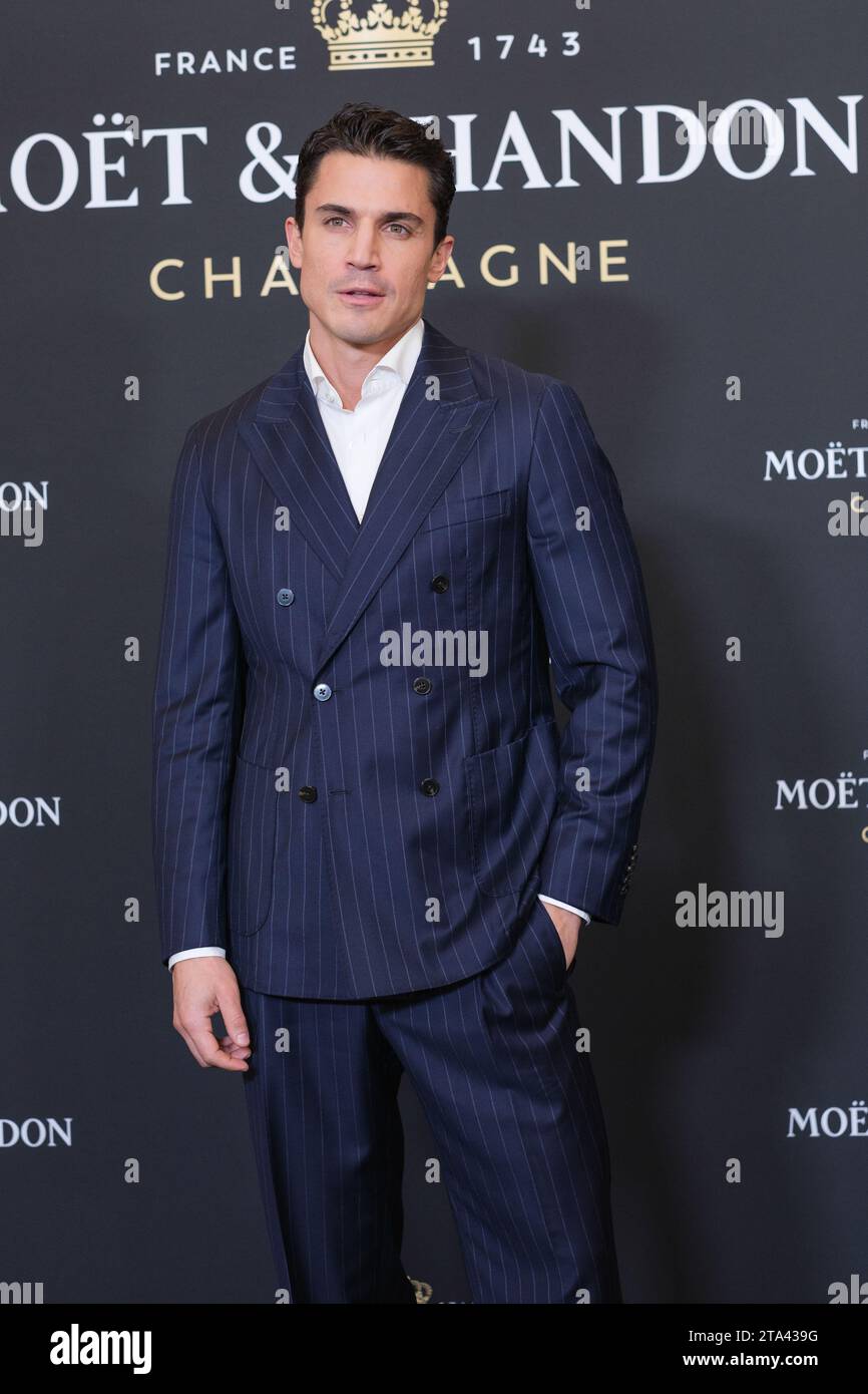 Álex González partecipa al servizio fotografico MOET CHANDON presso l ...