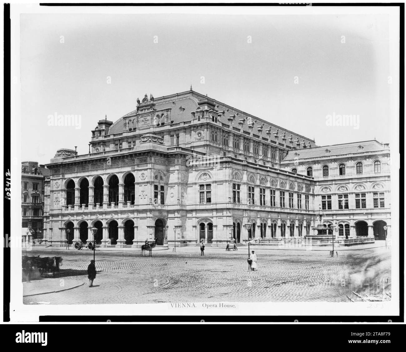 Teatro dell'opera di vienna Immagini senza sfondo e Foto Stock ...