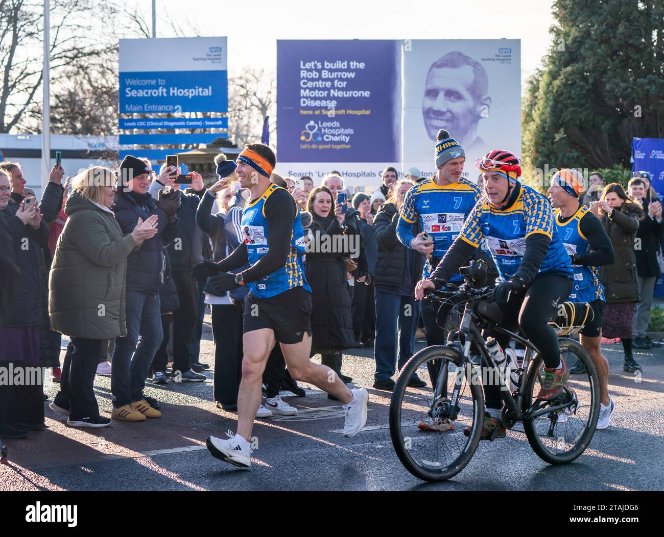 Kevin Sinfield corre davanti al Seacroft Hospital, sito prospettico del ...