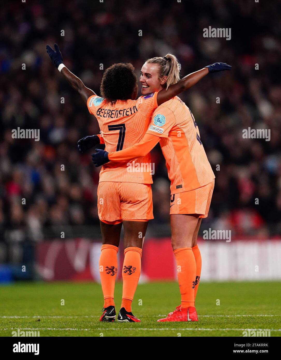 Il olandese Lineth Beerensteyn celebra il secondo gol della squadra con ...