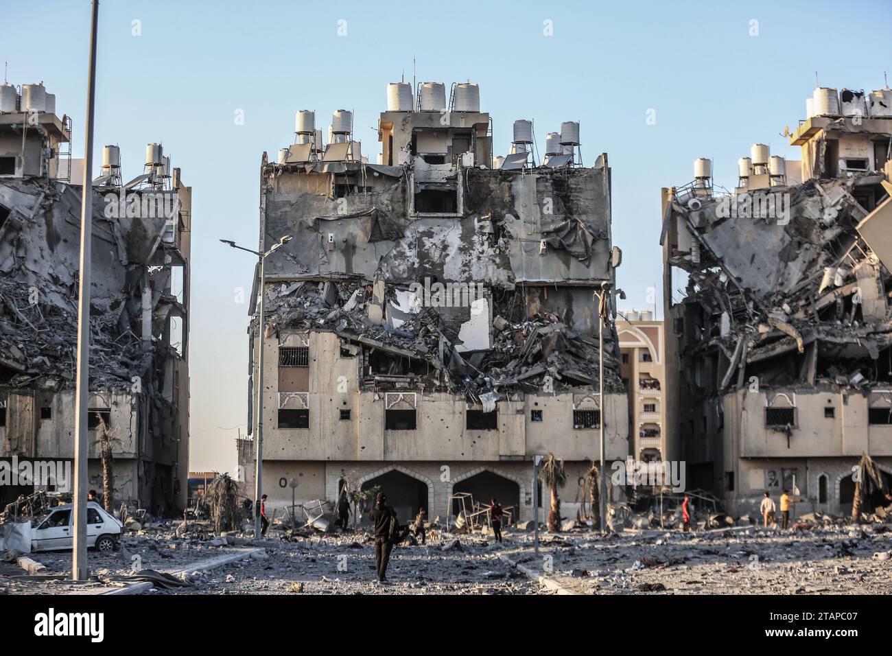 Khan Yunis, territori palestinesi. 2 dicembre 2023. I residenti del ...