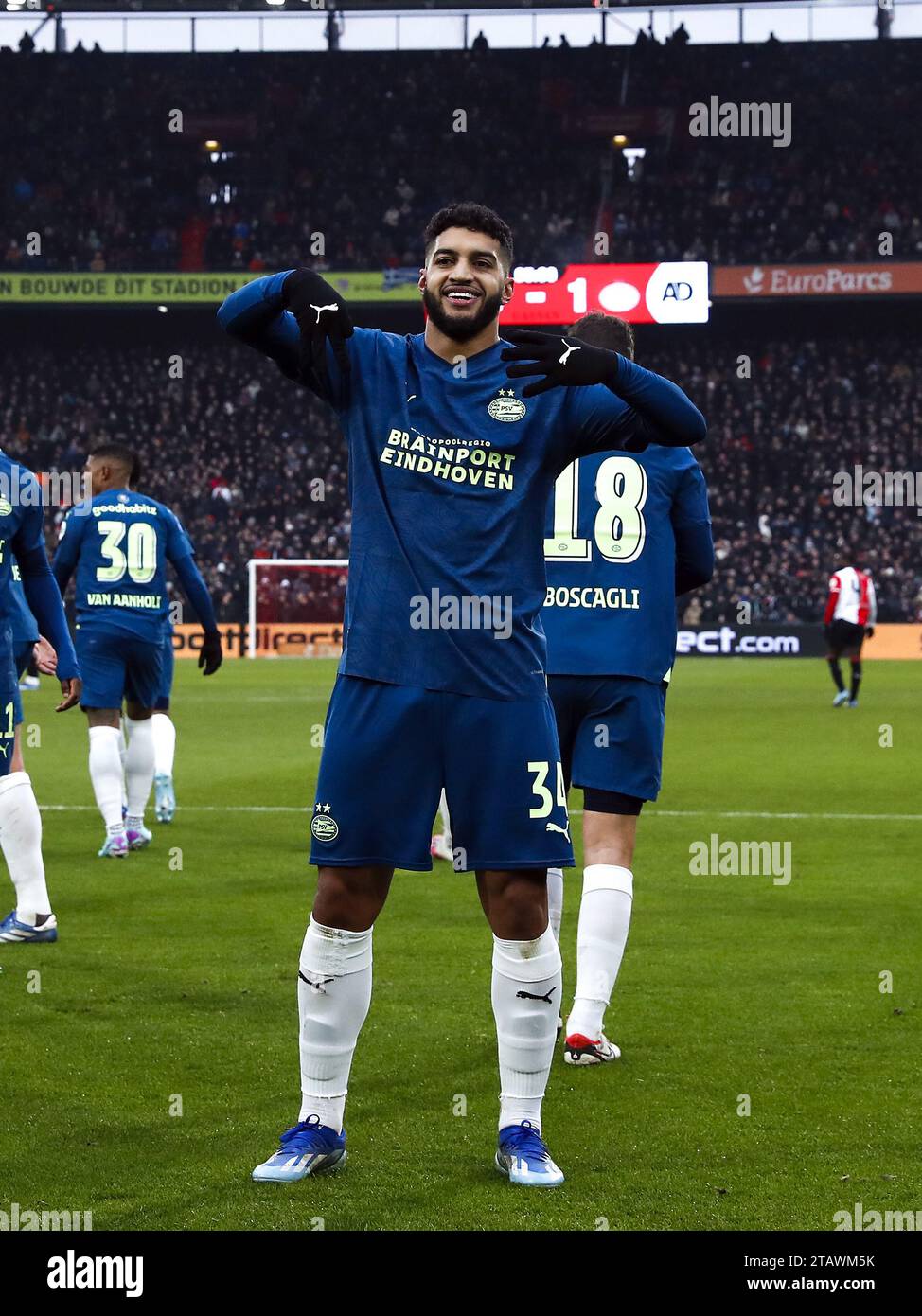 ROTTERDAM - Ismael Saibari del PSV Eindhoven celebra il 0-1 durante la ...