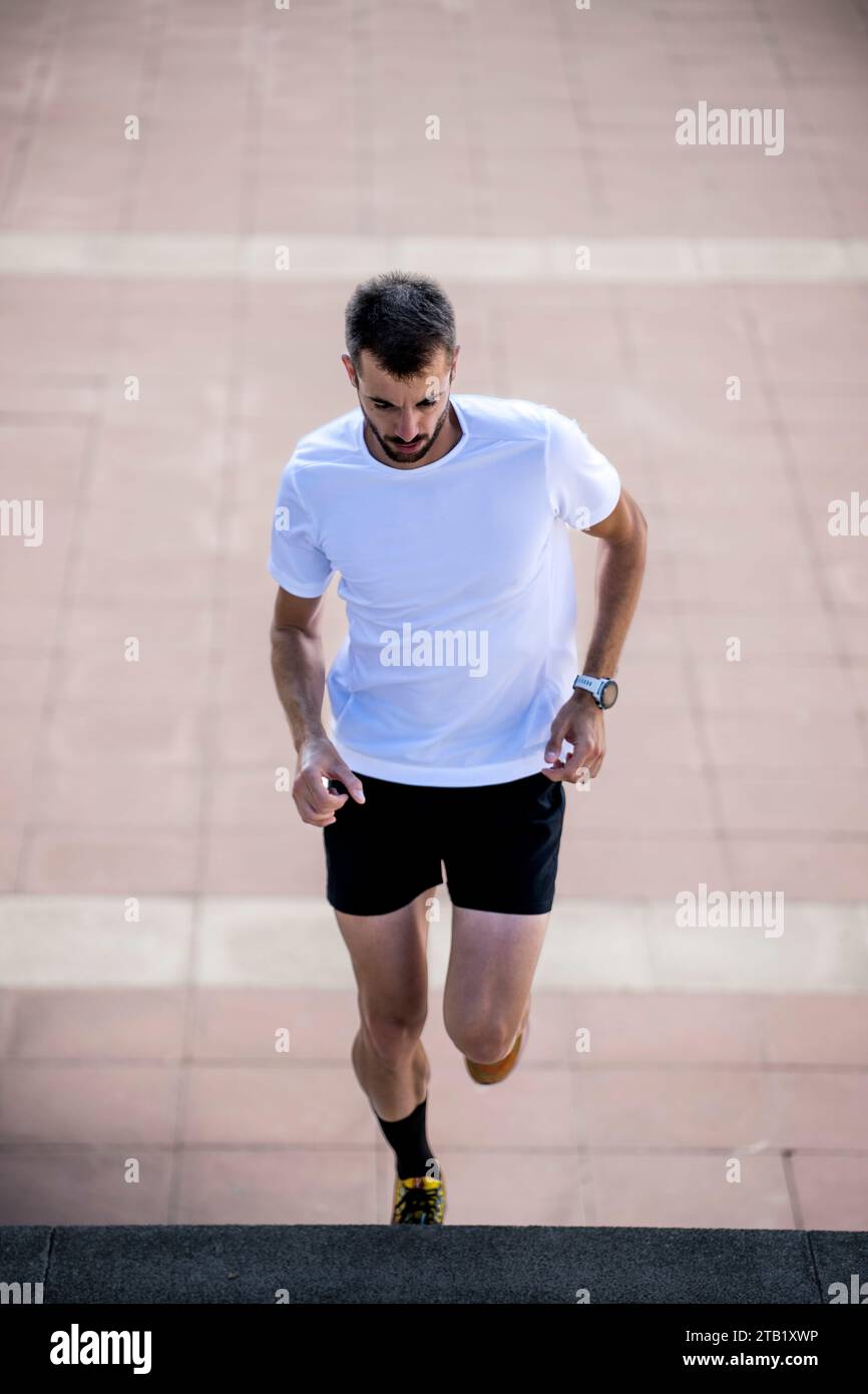 Allenamento in strada del parco immagini e fotografie stock ad alta ...