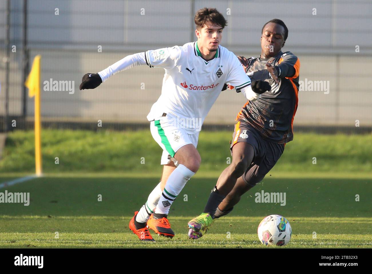 Mönchengladbach, Deutschland 03. Dicembre 2023: B-Junioren-Bundesliga ...