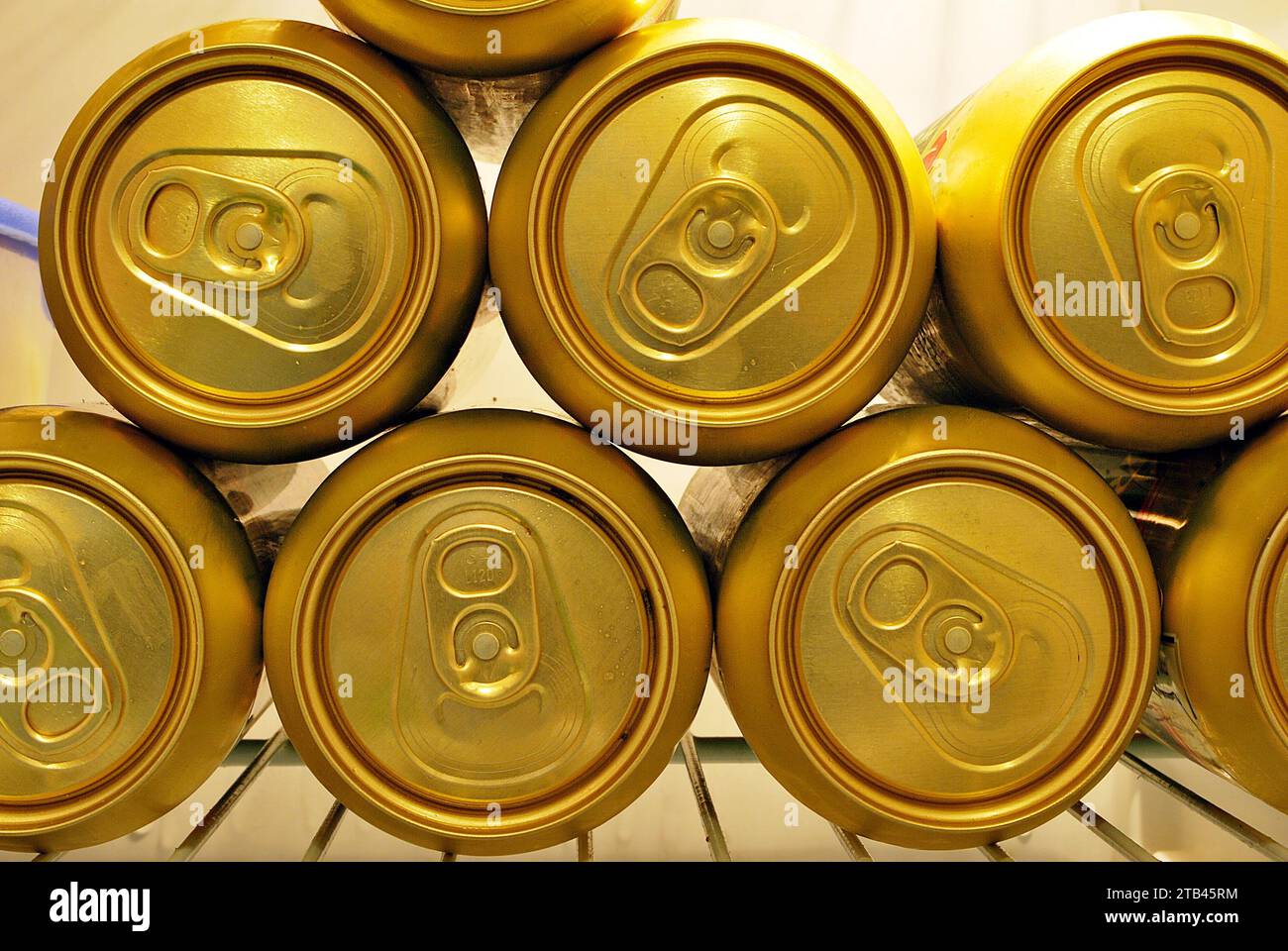 Lattine a linguetta immagini e fotografie stock ad alta risoluzione - Alamy