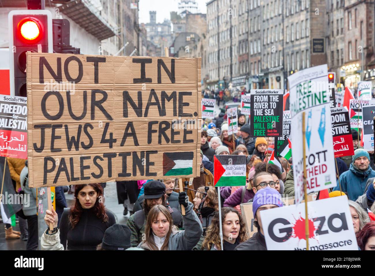 Una grande dimostrazione per la Palestina a Edimburgo per chiedere la ...