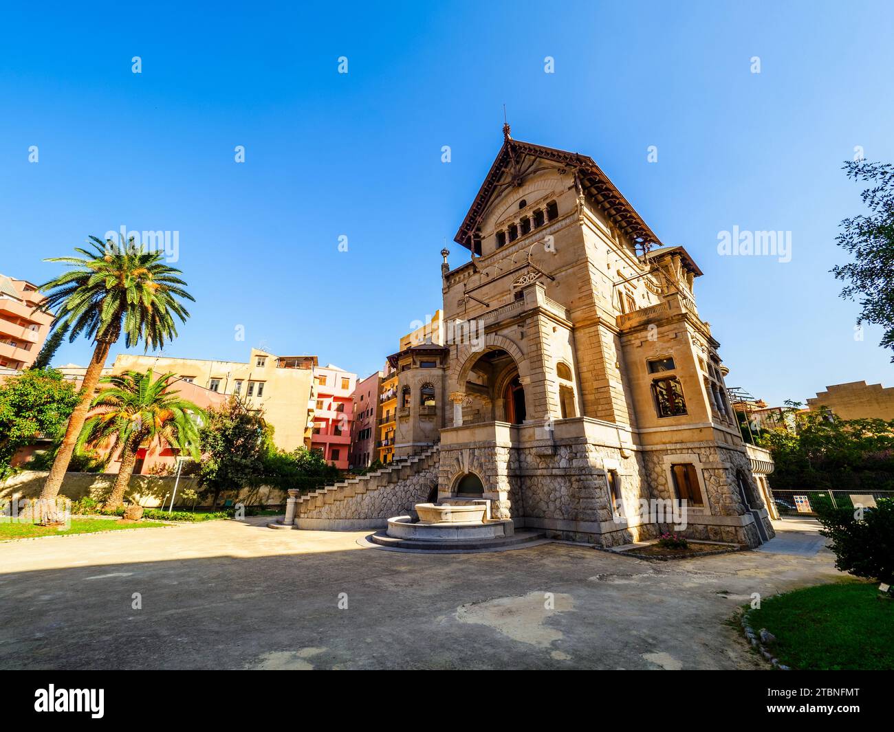 Facciata in stile liberty in stile art deco immagini e fotografie stock ...