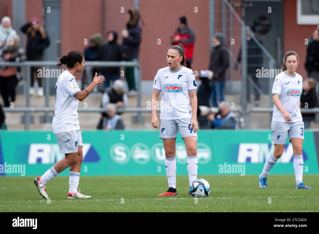 Jill Janssens (TSG Hoffenheim, #09), Gia Corley (TSG Hoffenheim, #10 ...