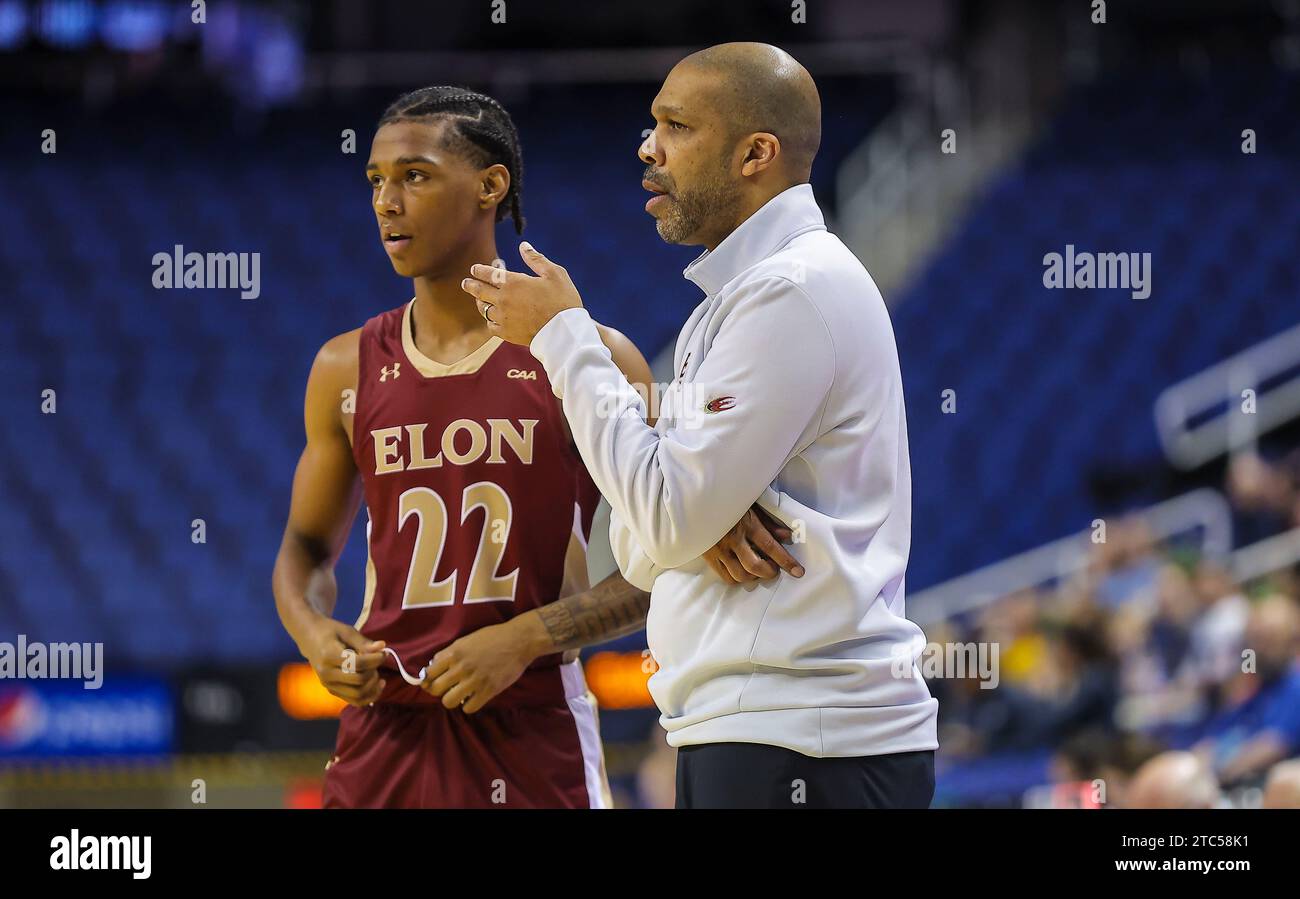 10 dicembre 2023: Billy Taylor è l'allenatore di basket maschile della ...