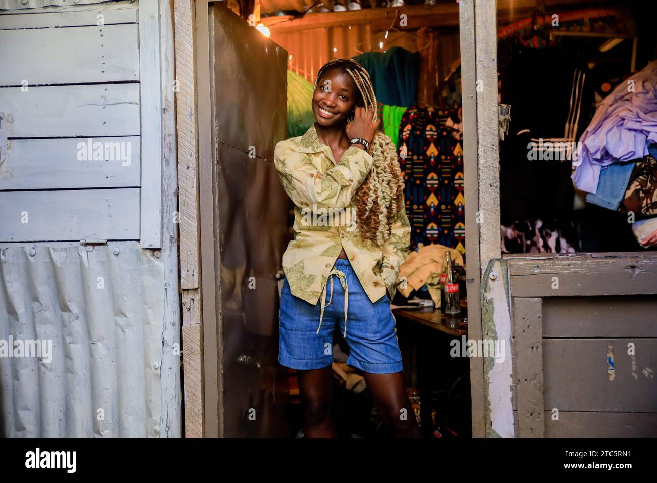 Nairobi, Kenya. 16 novembre 2023. La ventiduenne modella Nadupoi Oreu è ...