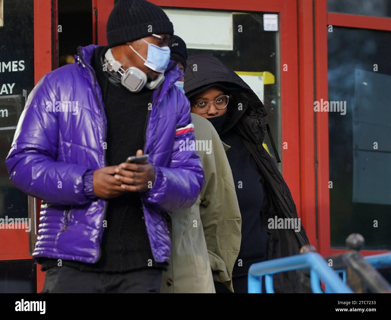 Deveca Rose (a destra) lascia Bromley Magistrates' Court, a sud di ...