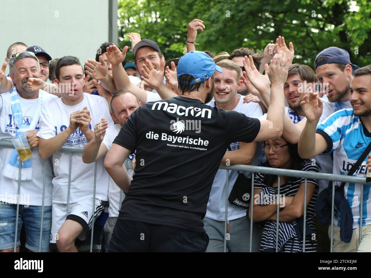 Sich feiern lassen immagini e fotografie stock ad alta risoluzione - Alamy