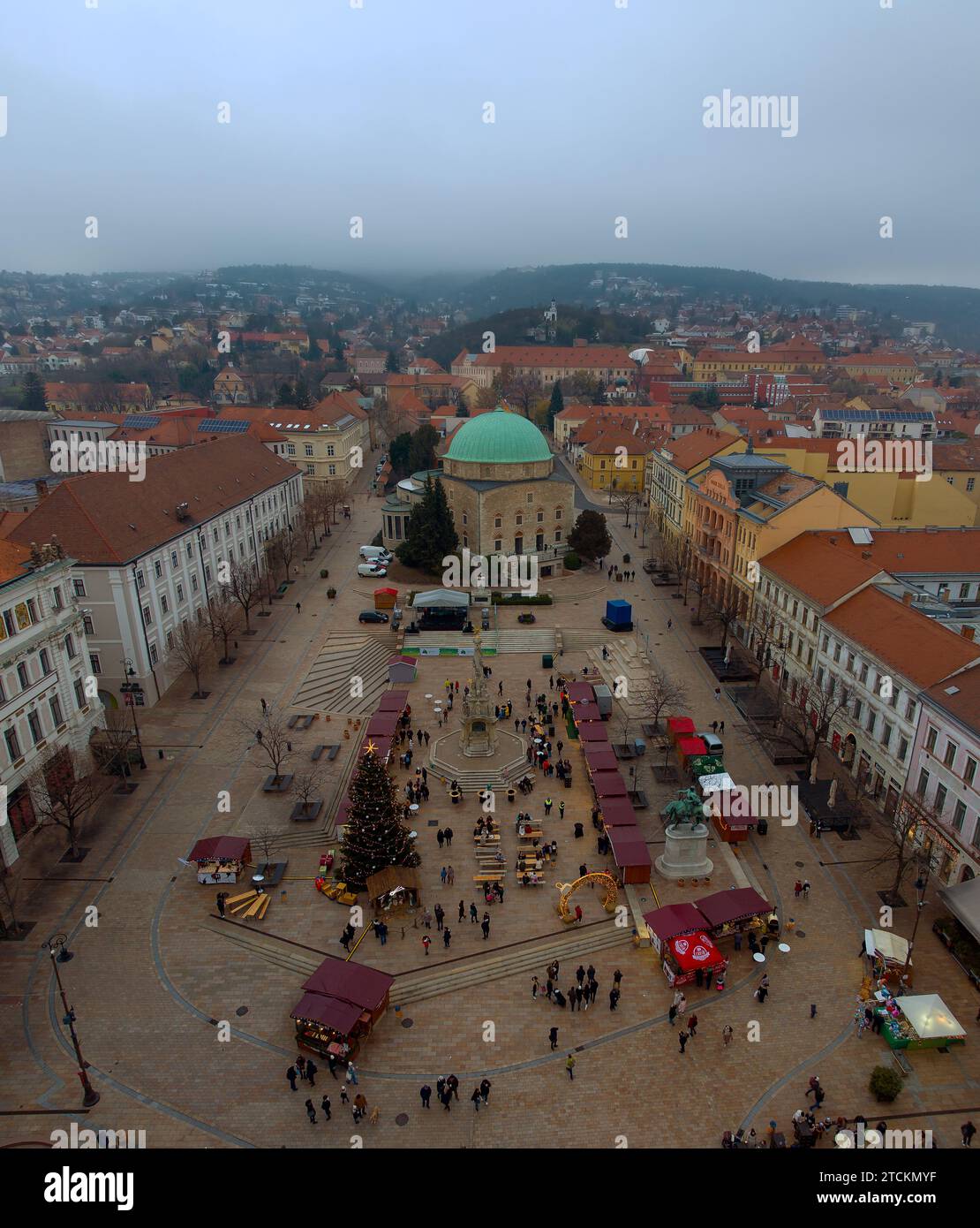 Europa, Ungheria, città di Pecs, incredibile mercatino di natale nell ...