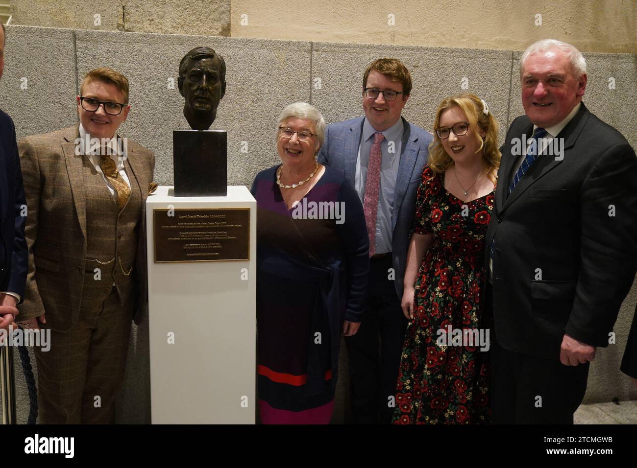 La vedova di Lord Trimble, Lady Daphne e la loro figlia Vicky (a ...