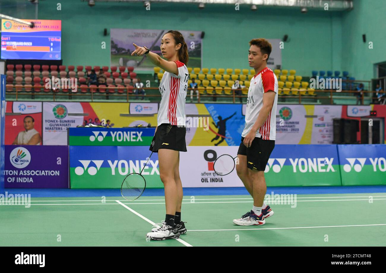 Terry Hee Yong Kai e Jessica Tan Wei Han di Singapore giocano contro Mads Vestergaard e ...