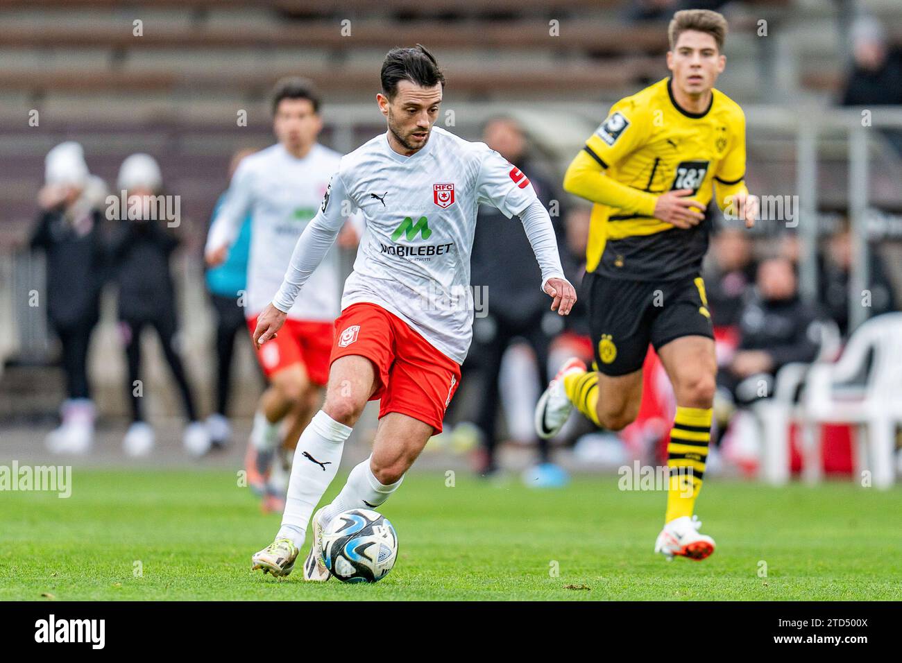 Besar Halimi (Hallescher FC, n. 23) Borussia Dortmund II vs. Hallescher ...
