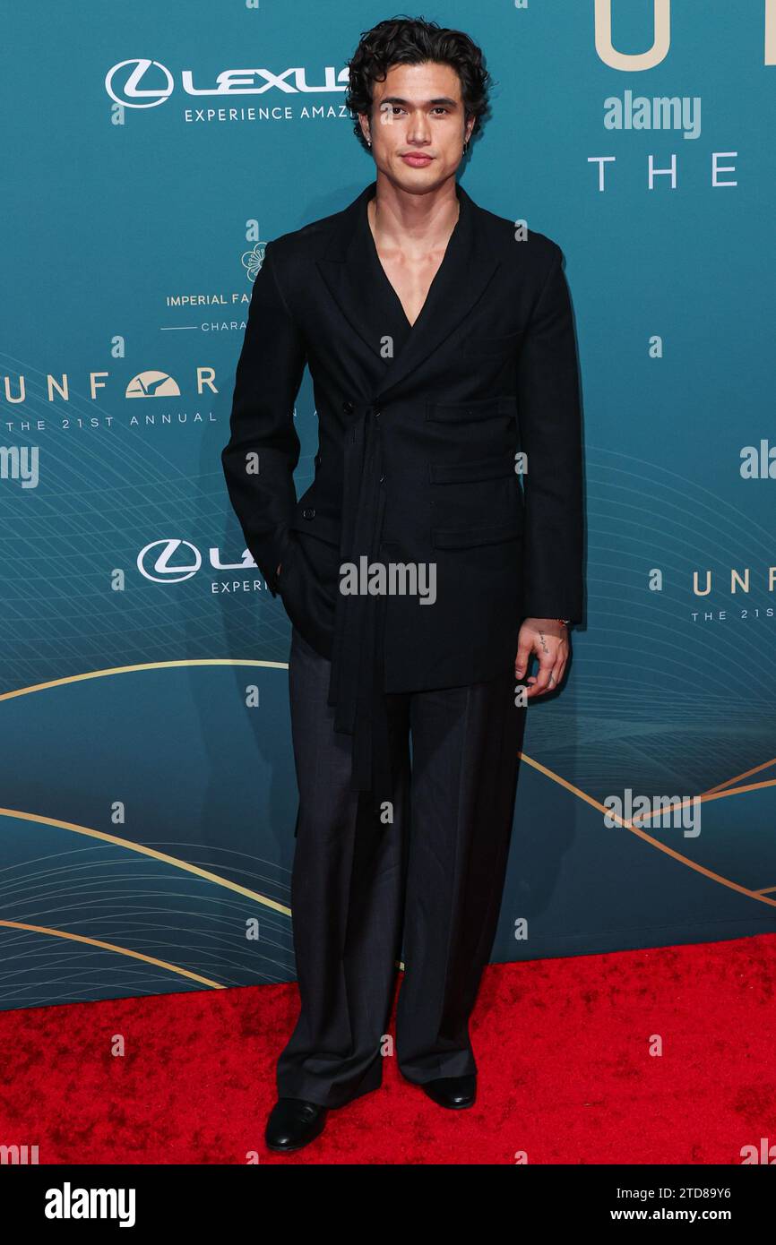 BEVERLY HILLS, LOS ANGELES, CALIFORNIA, USA - 16 DICEMBRE: L'attore ...