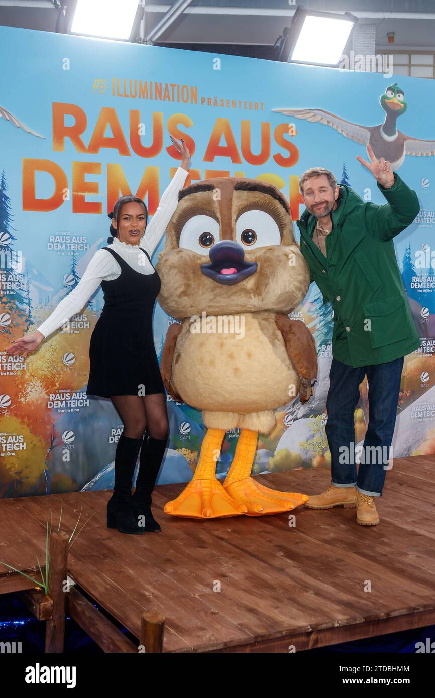 Film Premiere - Raus aus dem Teich Aminata belli und Daniel Boschmann ...