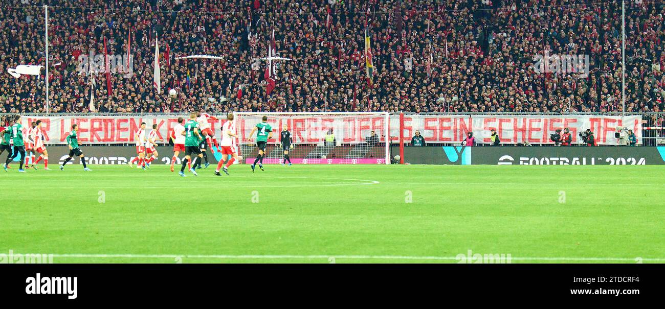 Monaco, Germania. 17 dicembre 2023. Choreo dei tifosi contro gli ...