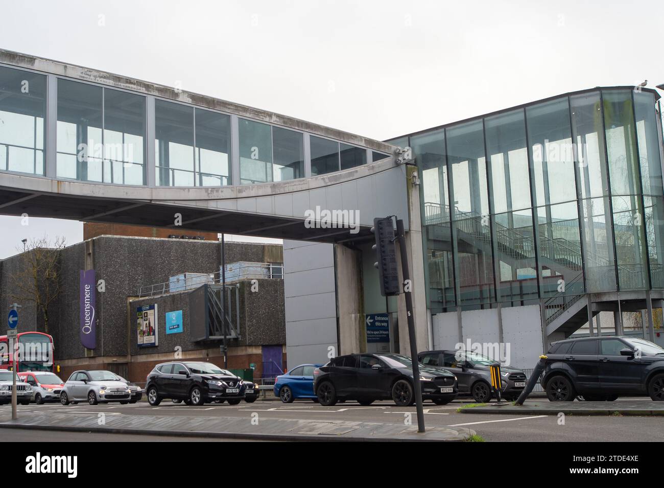 Slough, Berkshire, Regno Unito. 16 dicembre 2023. Parte del Queensmere ...