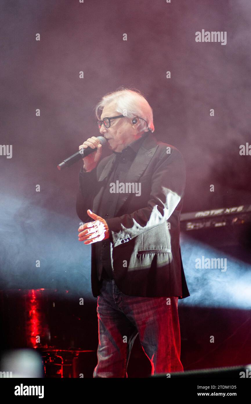 Nino d'angelo immagini e fotografie stock ad alta risoluzione - Alamy