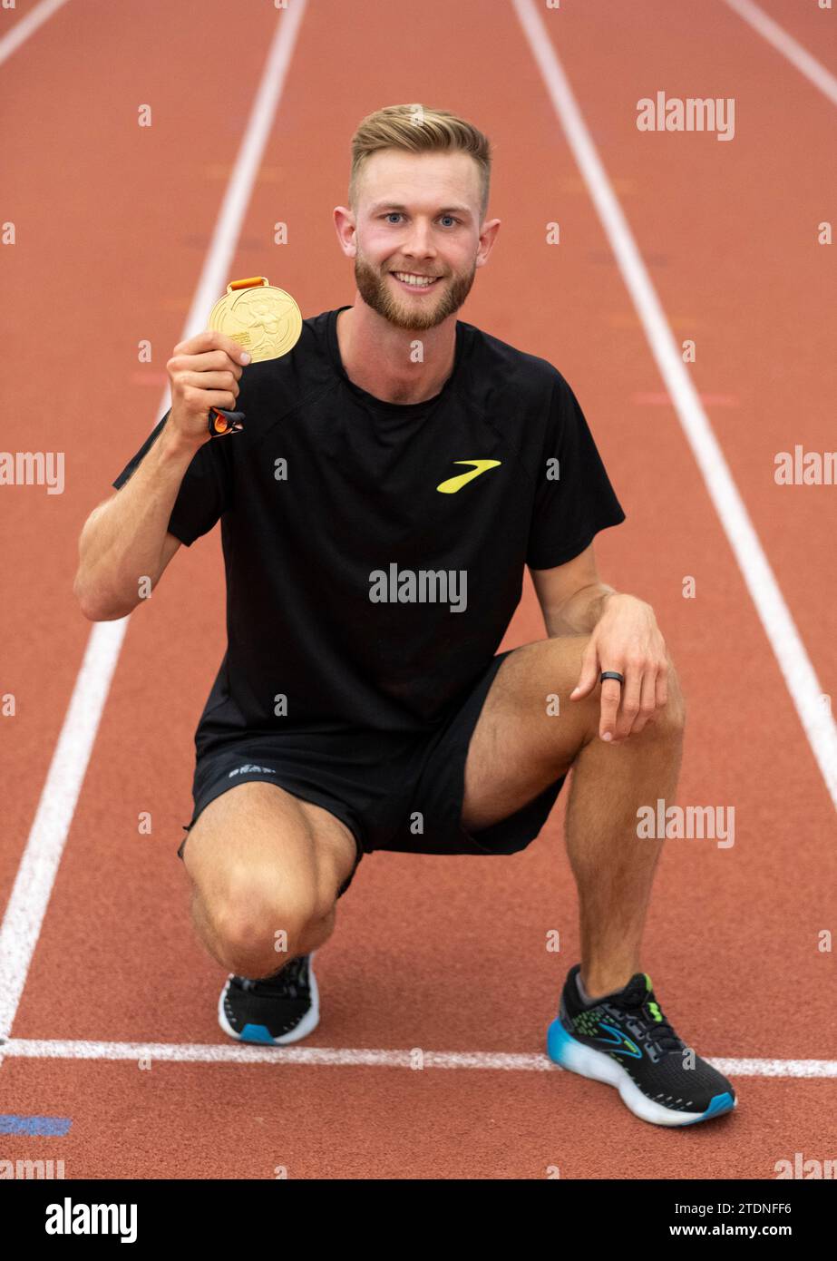 Medaglia d'oro nei 1500 metri immagini e fotografie stock ad alta ...