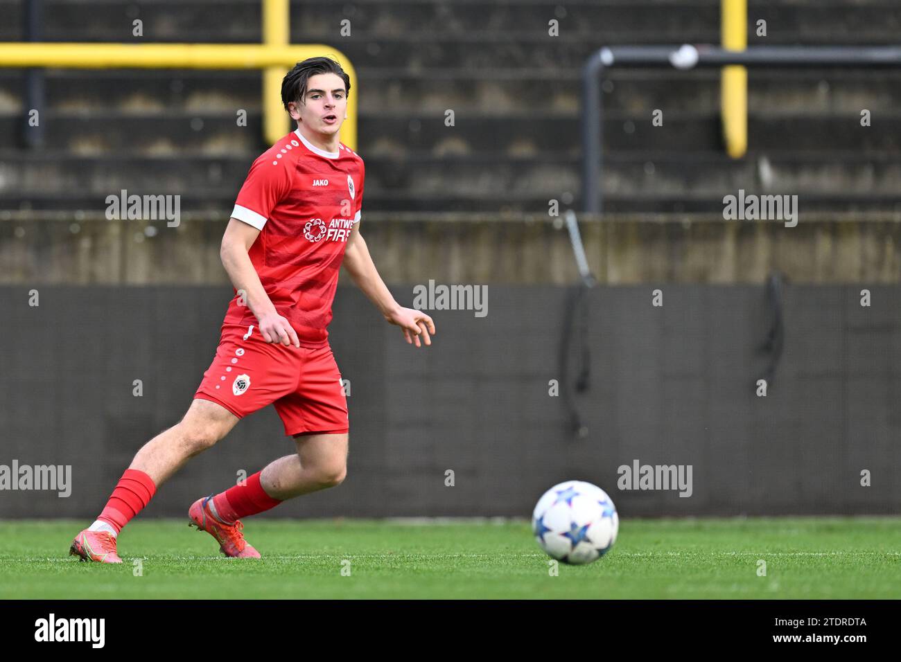 Alou Issa (7) di Anversa raffigurato durante la partita della UEFA ...
