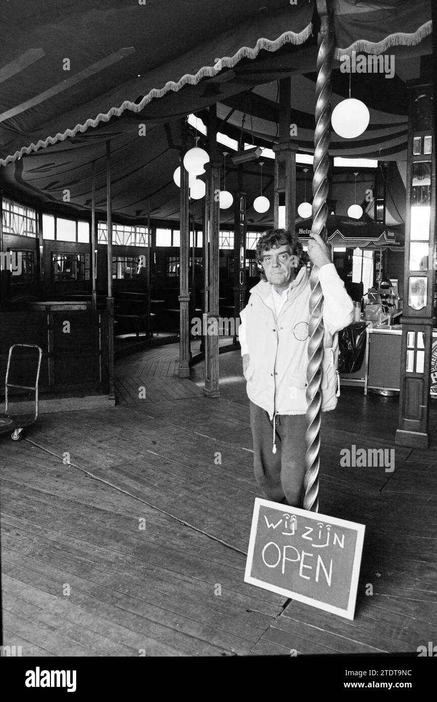 Peter massa in Spiegeltent, 01-09-1995, Whizgle News from the Past, su ...