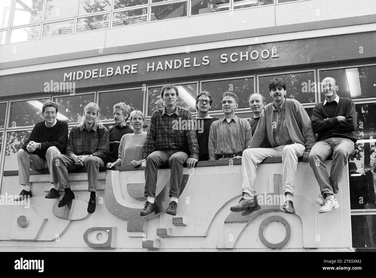 Insegnanti al Frans Hals College, 08-10-1991, Whizgle News from the Past, su misura per il ...