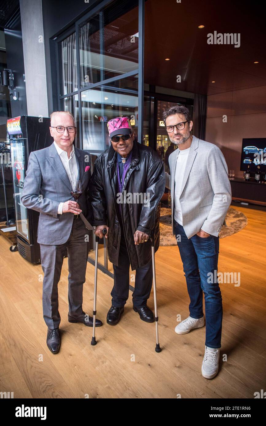 BEI der Frankfurt Prämiere des Films Girl You know it its true dabei ...