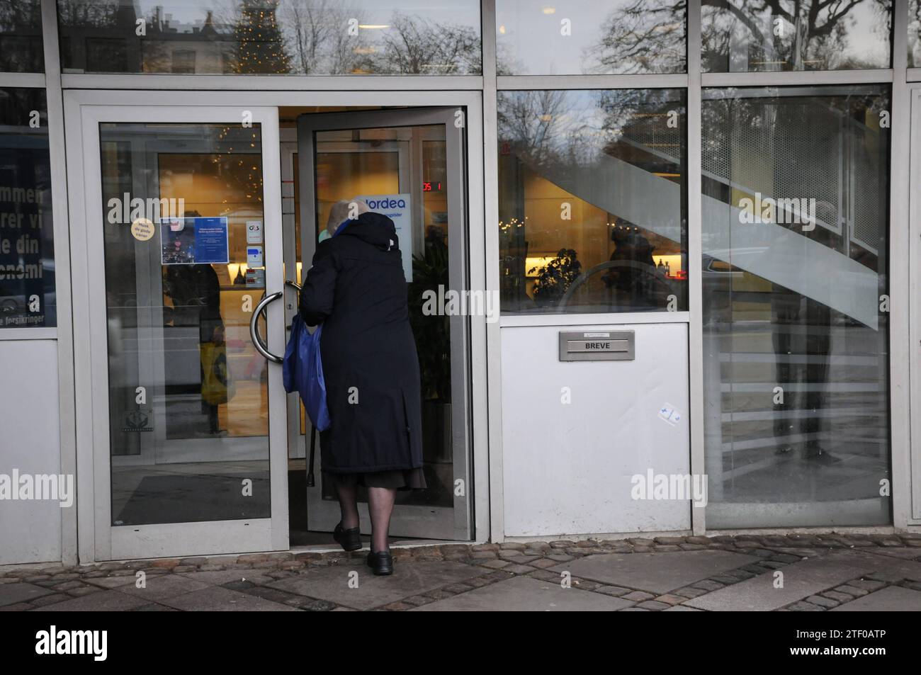 Copenaghen, Danimarca /20 dicembre 2023/filiale della banca Nordea ...