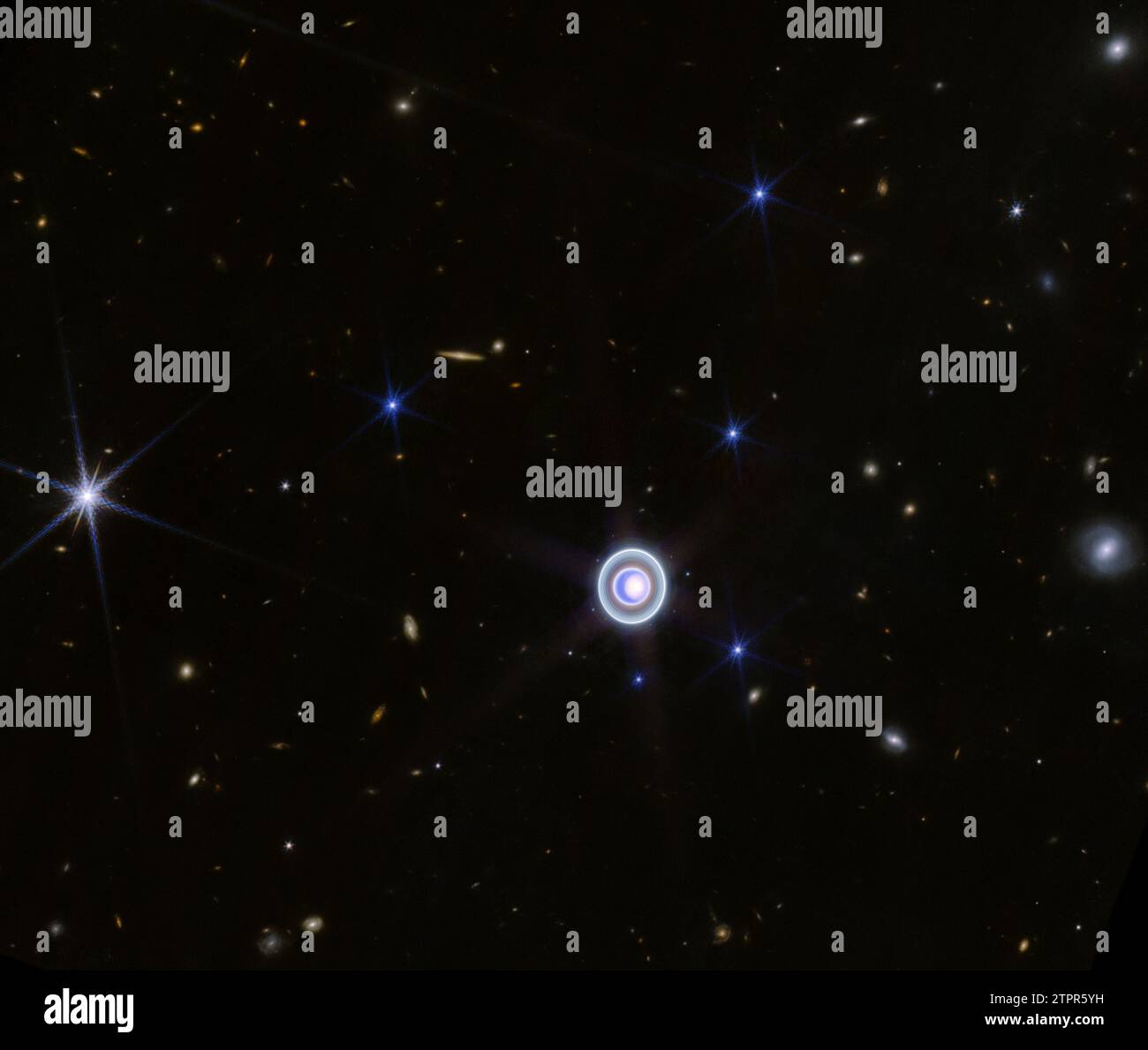 Questa immagine di Urano, rilasciata il 18 dicembre 2023, scattata dal ...