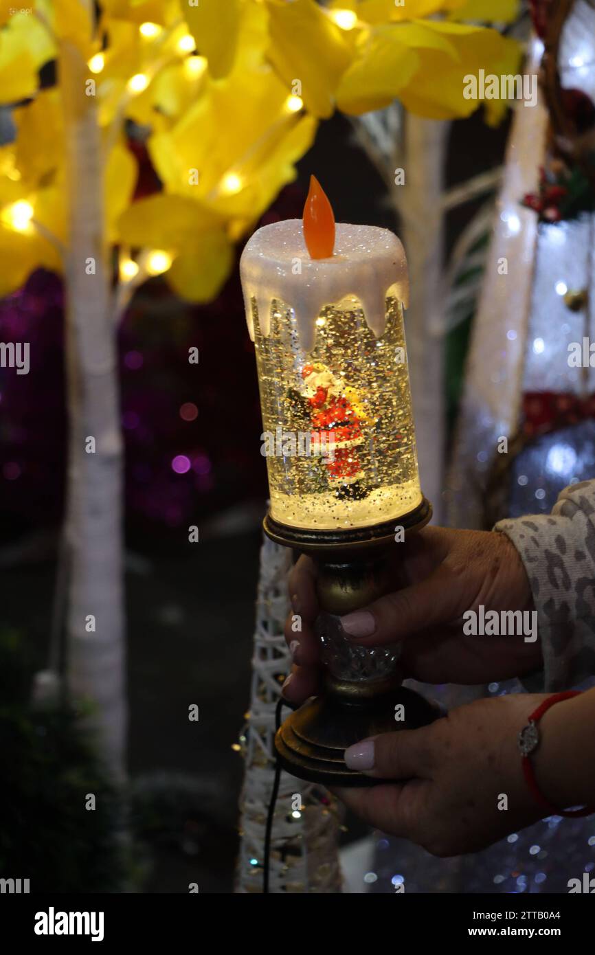 VENTA-ADORNOS-NAVIDENOS-ILUMINADOS Quito, miÃ rcoles 20 de diciembre ...