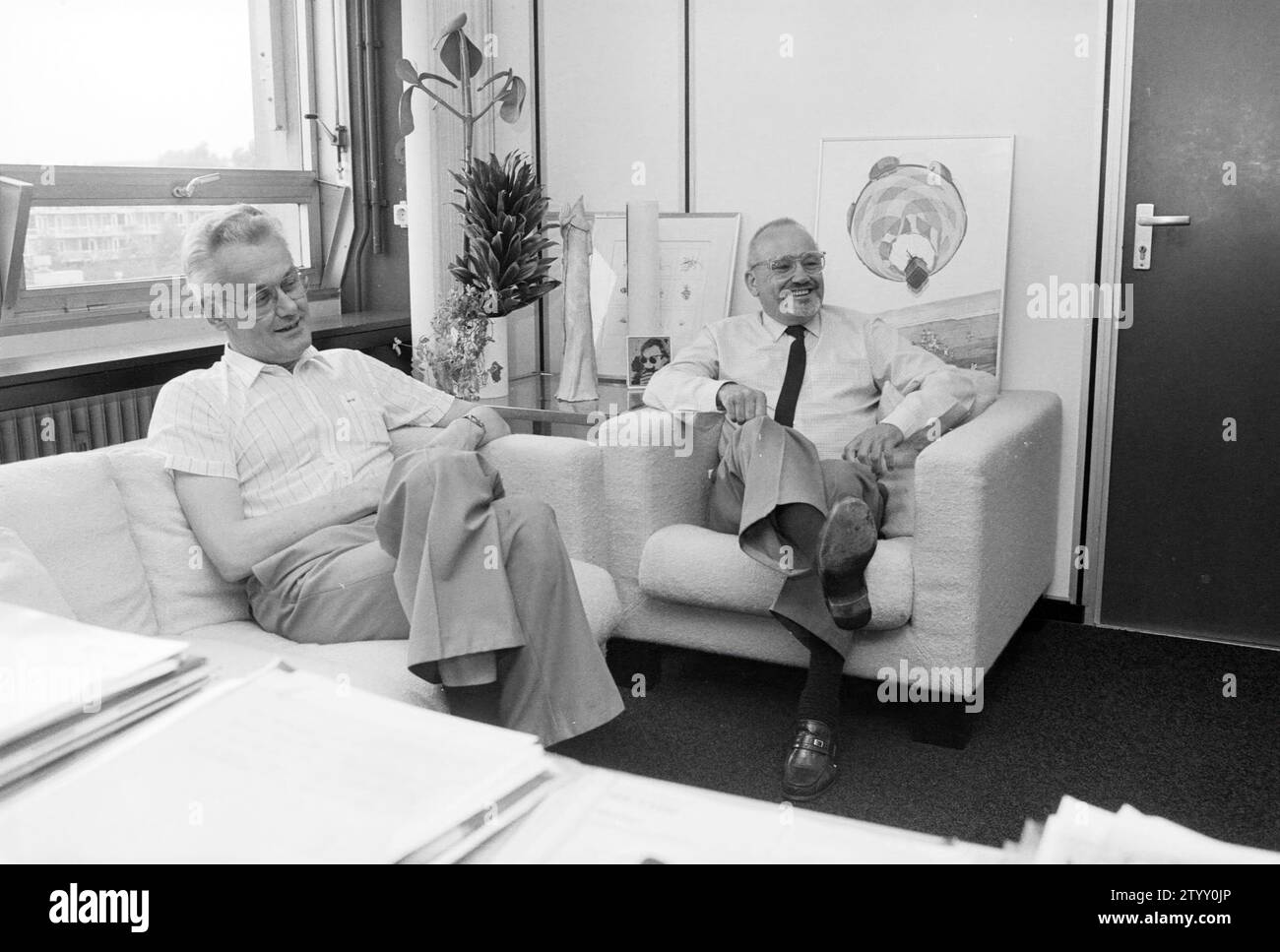 Arie Kuiper e Swart della rivista De Tijd, VNU Association of Dutch ...