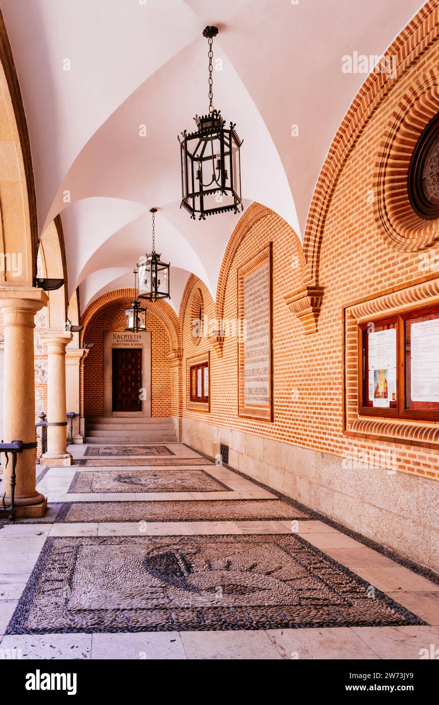 La chiesa di San Ginés, Calle Arenal. Si tratta di una delle chiese più ...