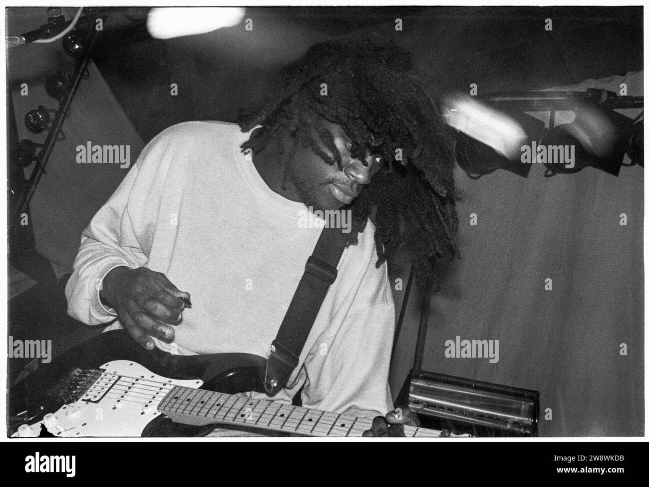 DR PHIBES AND THE HOUSE OF WAX EQUATIONS, CARDIFF, 1993: Cantante e ...