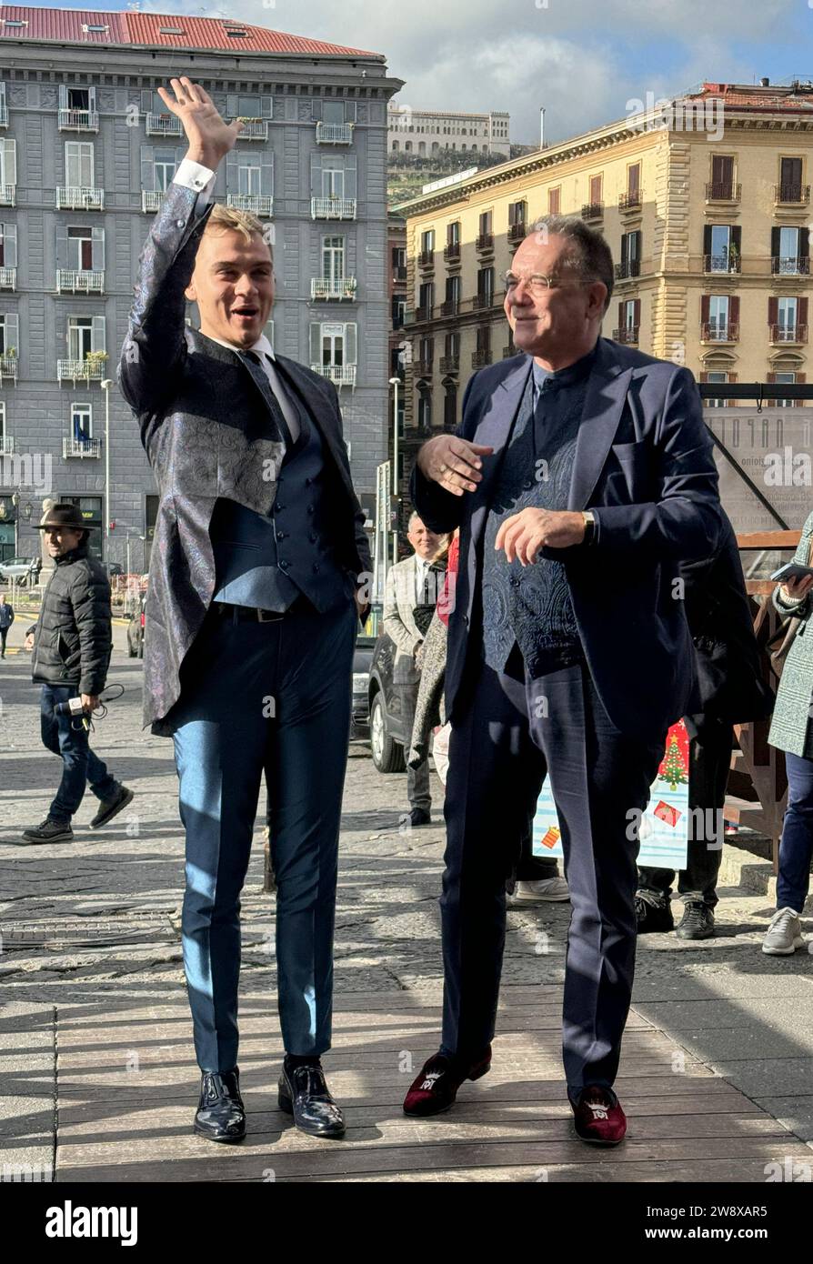 Napoli, la cerimonia civile di Alessandro Cecchi Paone e Simone ...