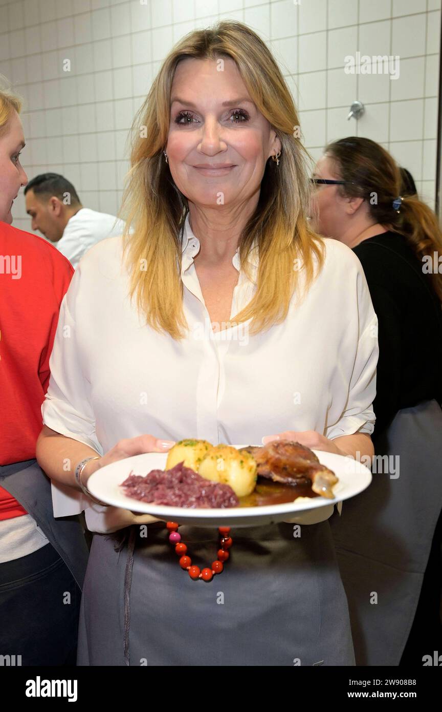 Kim Fisher bei Frank Zanders 29. Weihnachtsfeier für Obdachlose und ...
