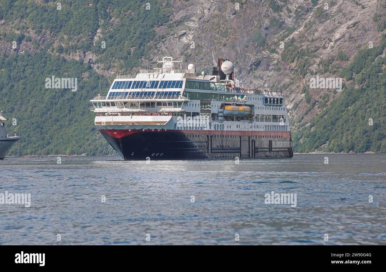 Mare del Nord, Danimarca. 23 dicembre 2023: Nave da crociera MS Maud ...