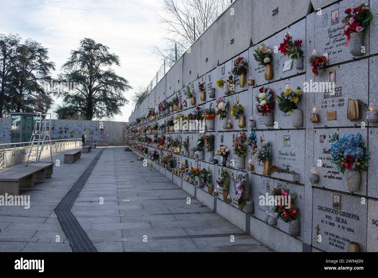 Tombe italiane immagini e fotografie stock ad alta risoluzione - Alamy