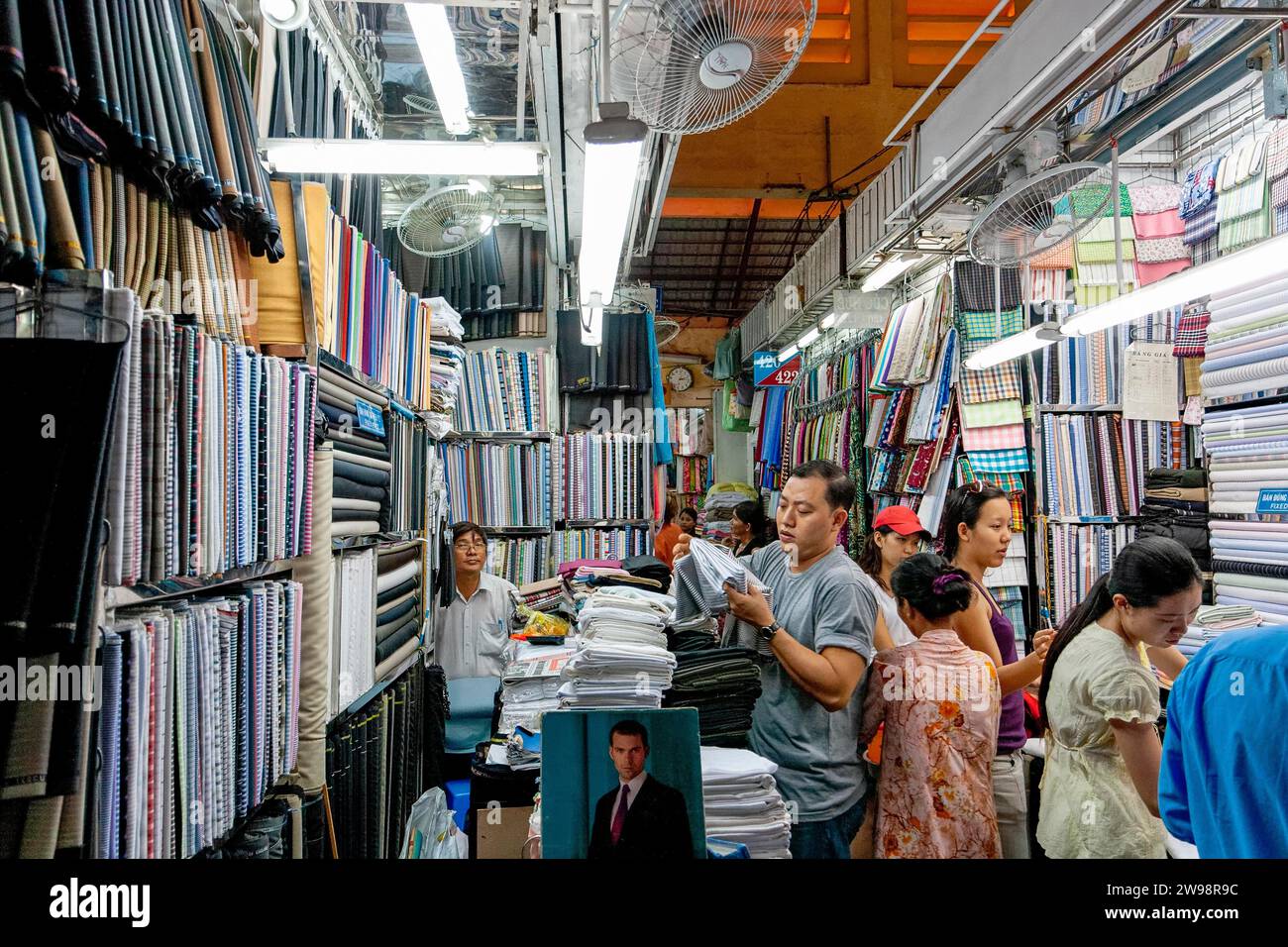 Vietnamese textiles immagini e fotografie stock ad alta risoluzione - Alamy