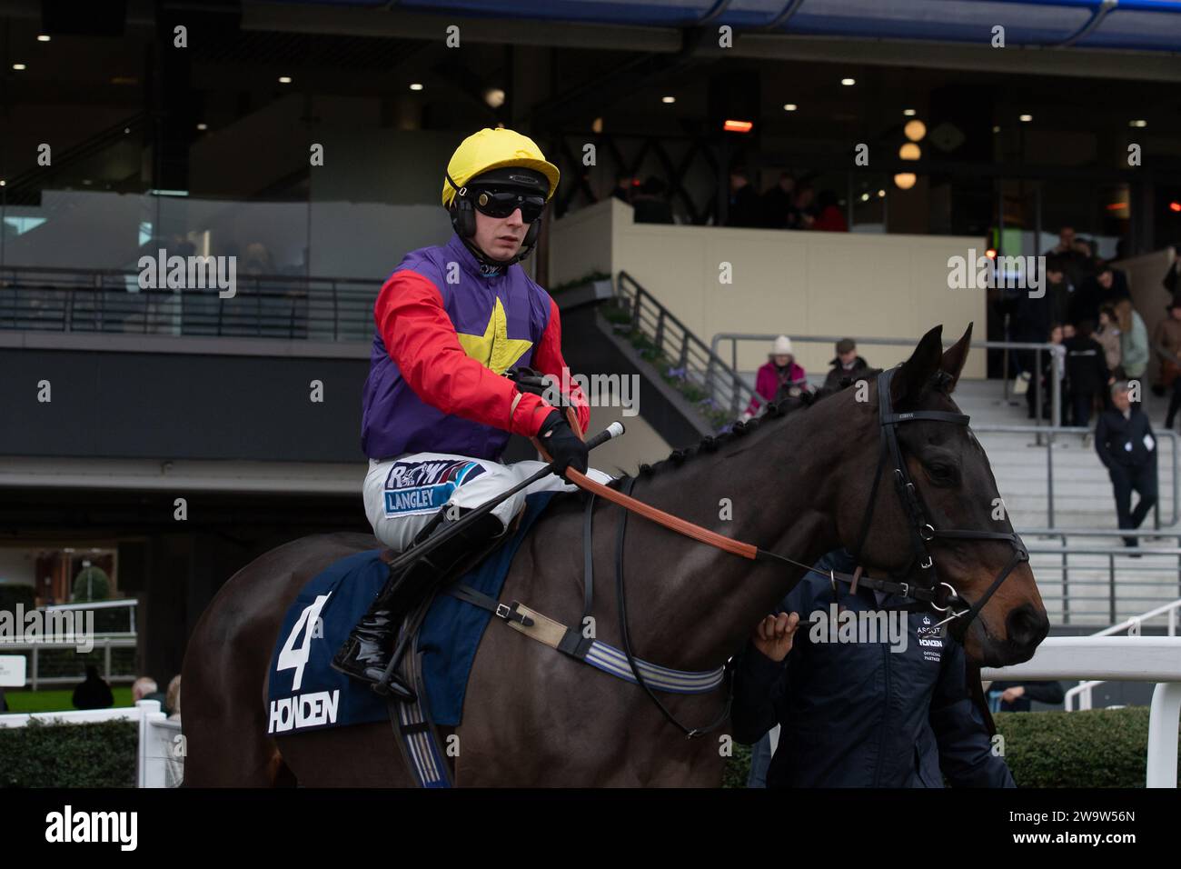 Ascot, Regno Unito. 23 dicembre 2023. Il cavallo Dashel Drasher ...