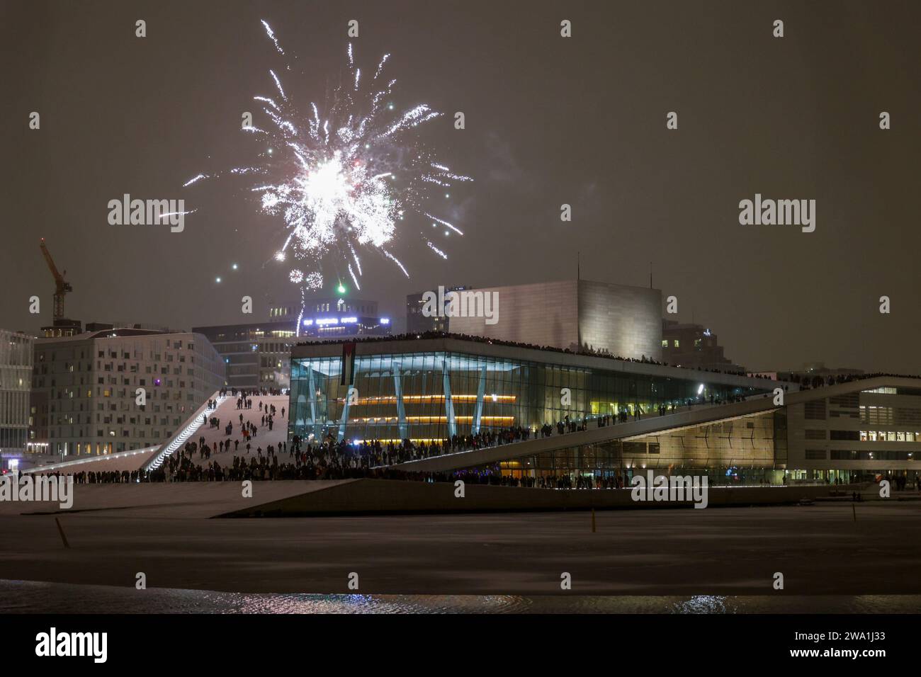 Oslo 20231231. Rockets Over the Opera House la vigilia di Capodanno dal ...